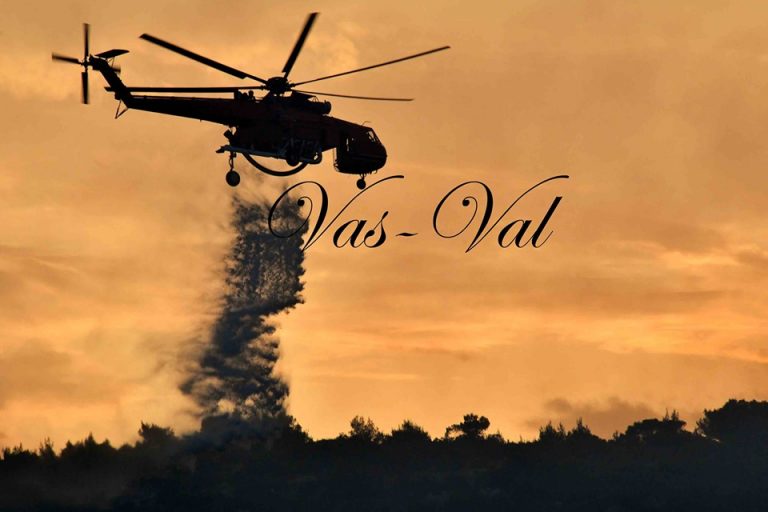 Η φωτιά στους Αγίους Θεοδώρους μέσα από το φακό των Vas και Val ...