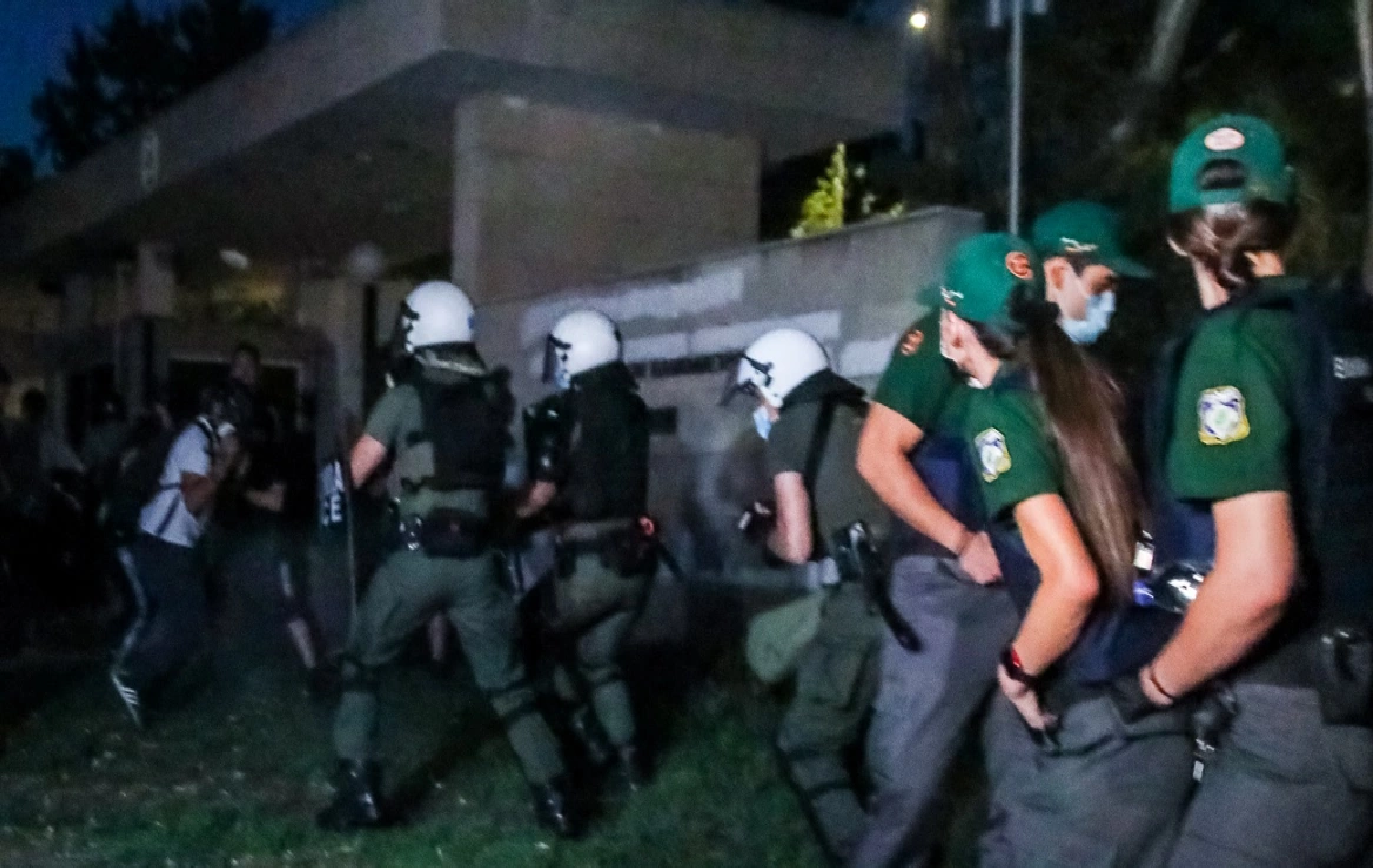 Πανεπιστημιακή Αστυνομία: Ένταση φοιτητών και ΜΑΤ στο ΕΚΠΑ ...