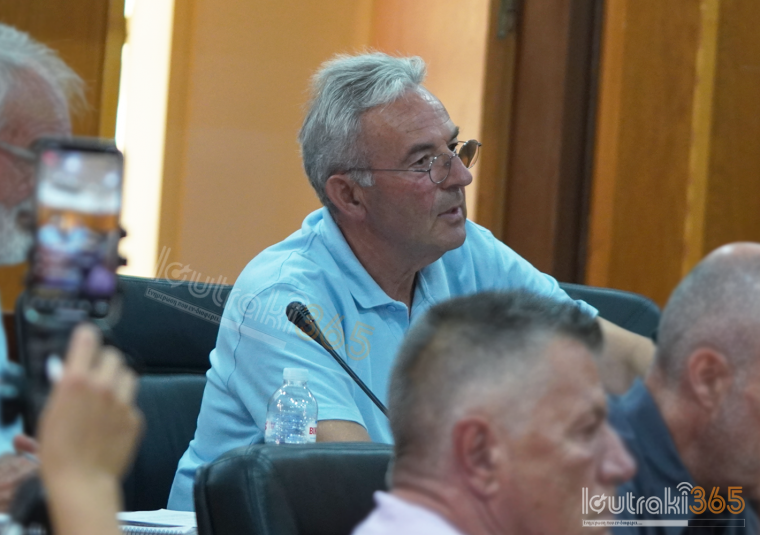Ο Γιάννης Καραπανάγος γράφει για το τελευταίο Δημοτικό Συμβούλιο ...