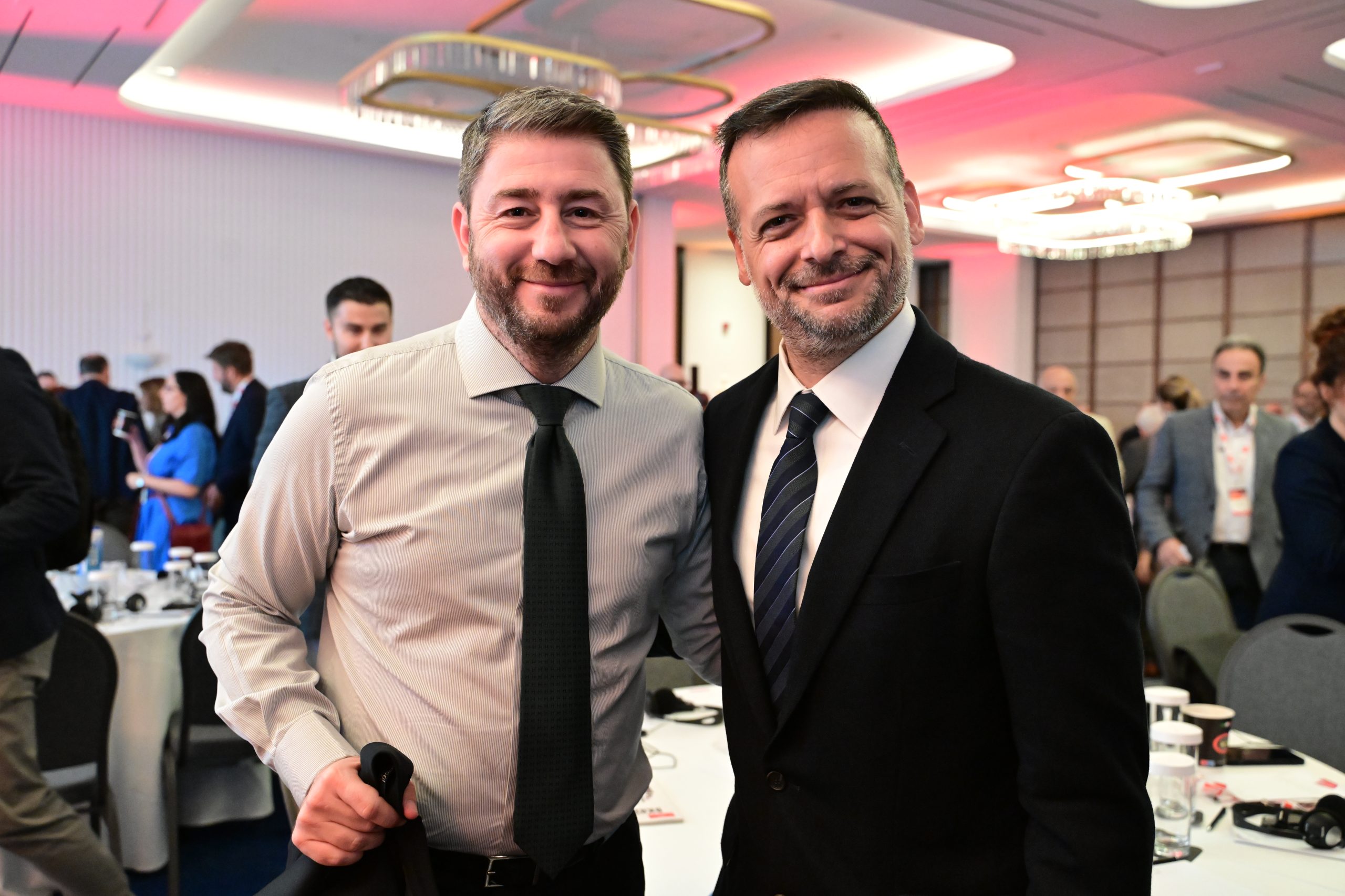 Προβάδισμα Δούκα στις εκλογές στο ΠΑΣΟΚ – Τα σενάρια για το δεύτερο ...