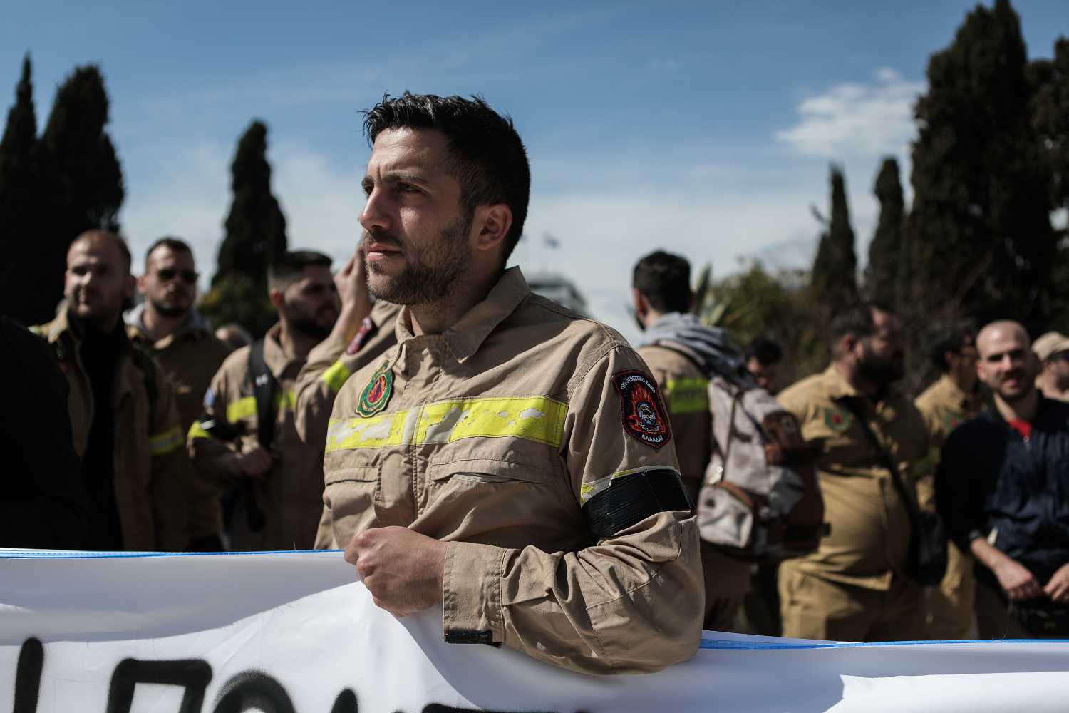 Οι εποχικοί πυροσβέστες ζητούν παραίτηση Κικίλια, που μιλά για ...
