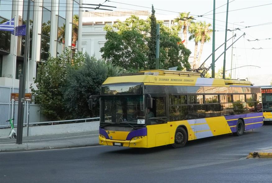 Τέλος εποχής για τα τρόλεϊ: Καταργούνται τα πρώτα στον Πειραιά - Το ...