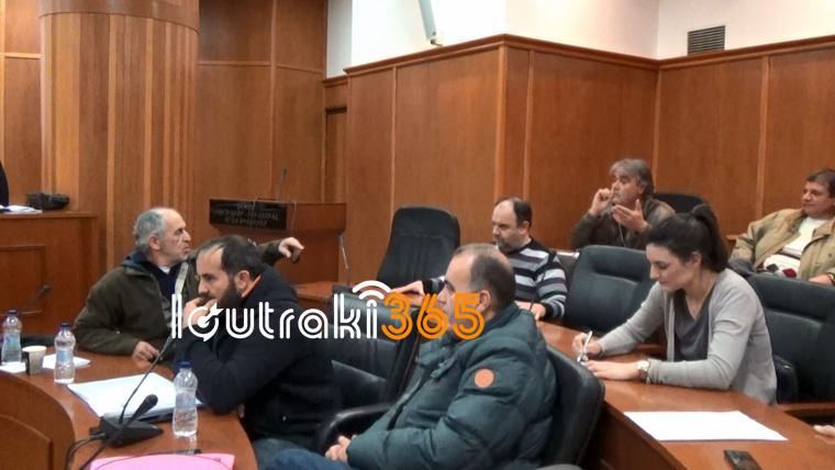 Βαριές εκφράσεις και χειρονομίες στο Δημοτικό Συμβούλιο Λουτρακίου ...
