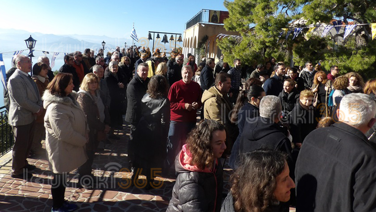 Πλήθος κόσμου στην Ι.Μ. Οσίου Παταπίου Λουτρακίου (Εικόνες) | Loutraki 365